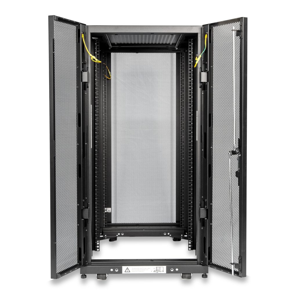 SolidRack R3104 Rack 24U Enclosure With Side Panels - Assembled